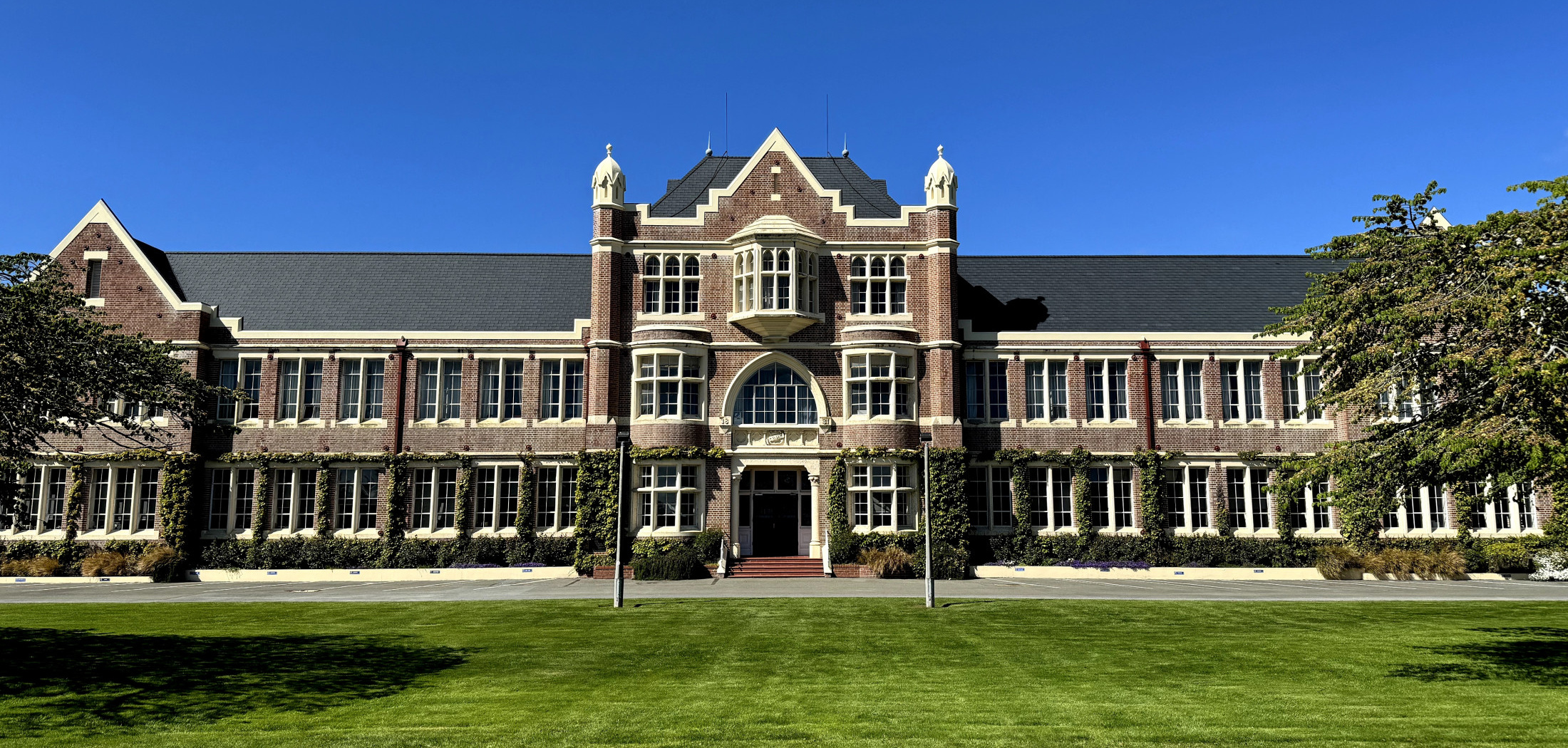 Southland Boys’ High School